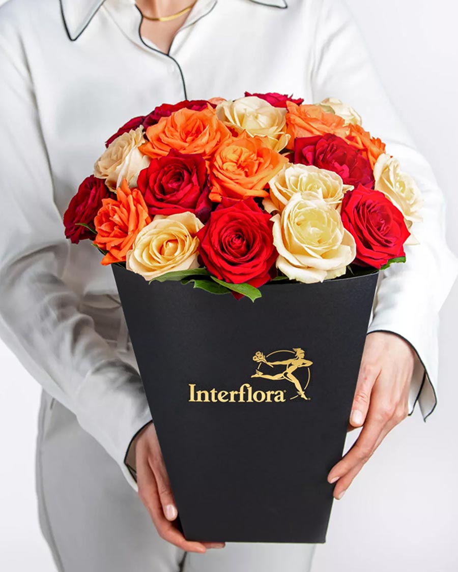 Cheerful greetings | Roses | Interflora Latvia. Flower Delivery