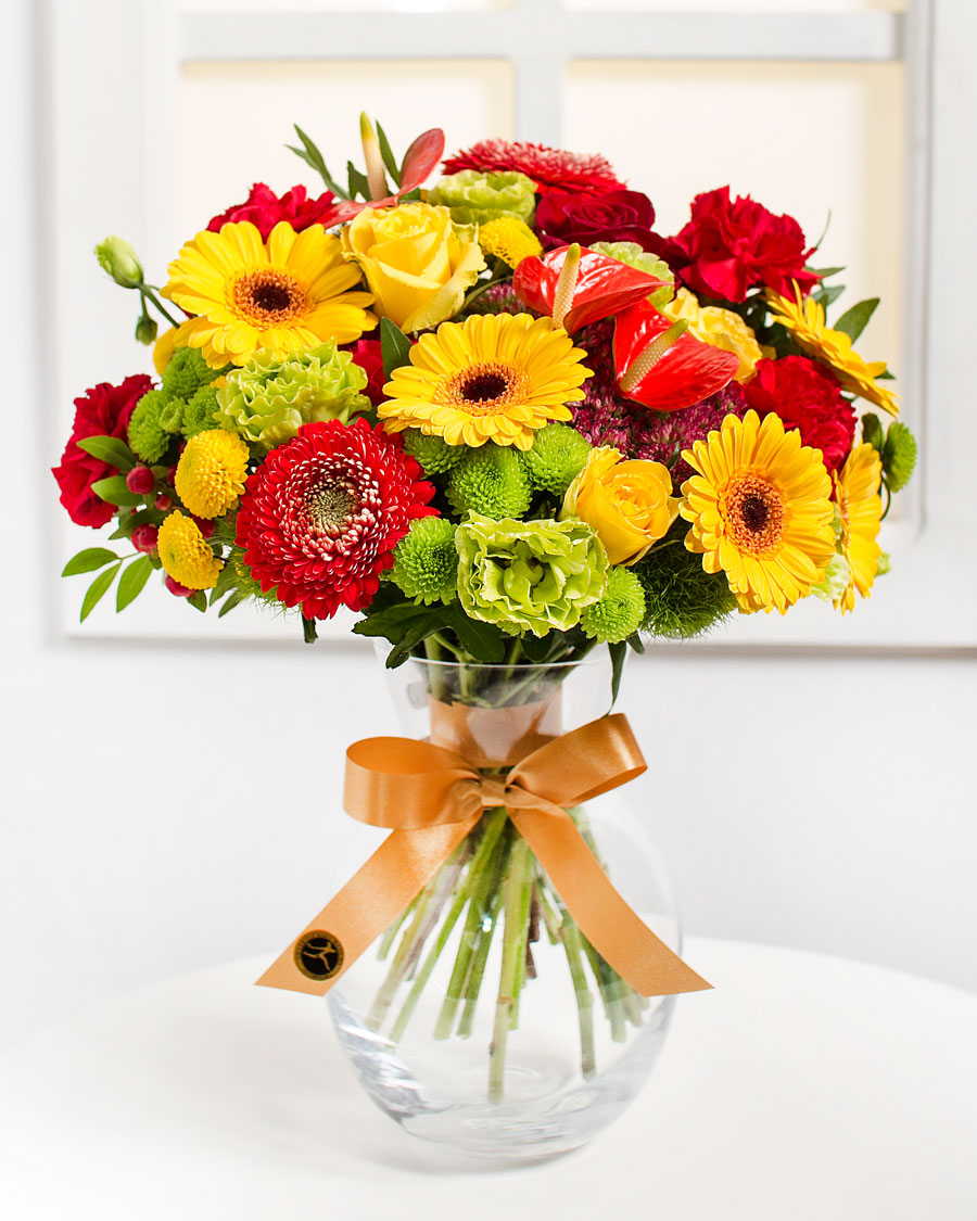 Sveiciens svētkos | Dzimšanas diena | Interflora Latvia. Ziedu sūtīšana