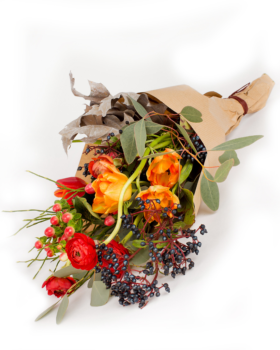 Sunset glow – small posy | Posy | Interflora Latvia. Flower Delivery