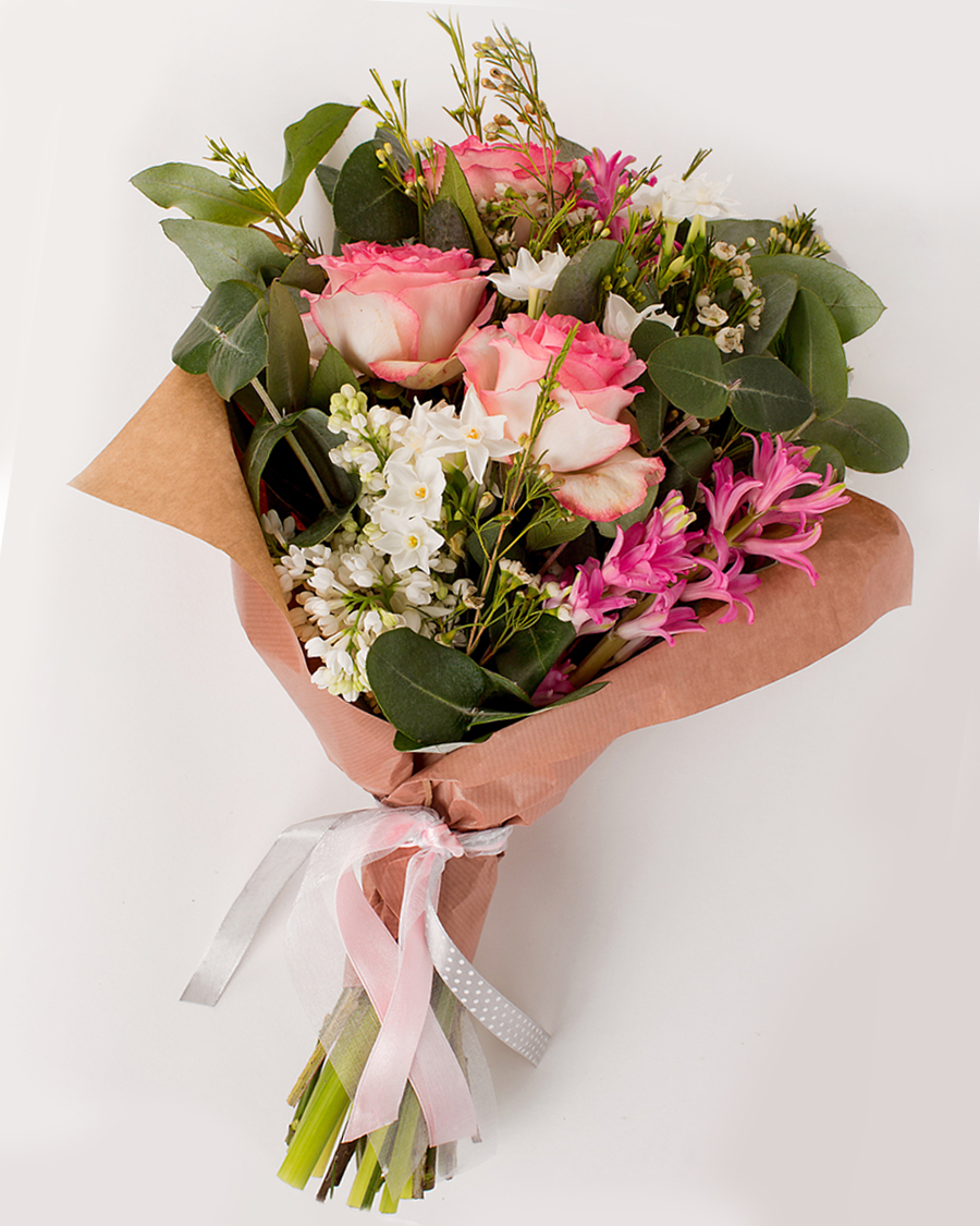 Whisper – small posy | Posy | Interflora Latvia. Flower Delivery