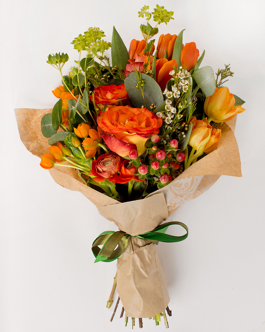 1st of September – small posy | Posy | Interflora Latvia. Flower Delivery